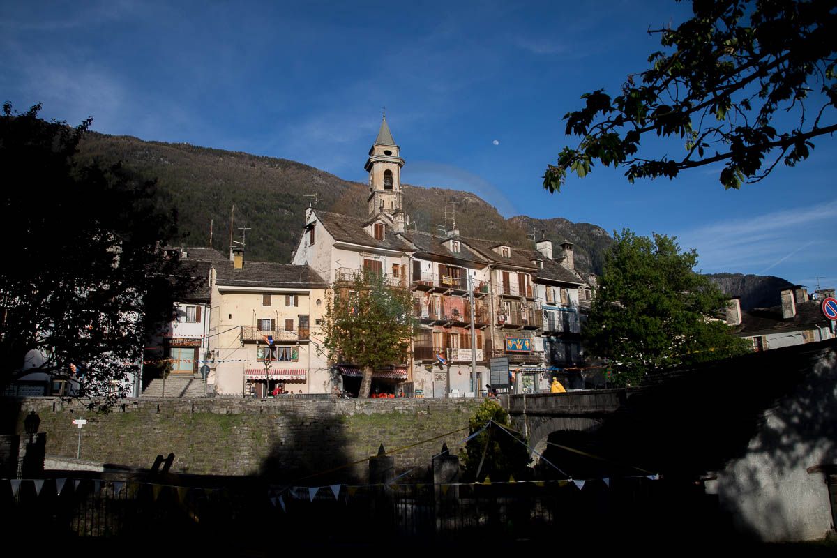 A Varzo si festeggia il centenario del monumento dei caduti - Ossolanews.it